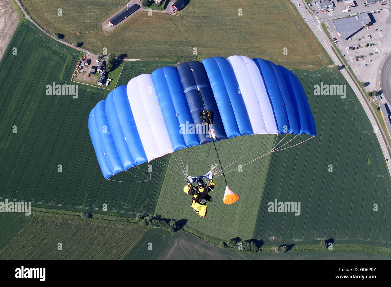 Funjump skydiving from 1200 ft over Norway Stock Photo - Alamy