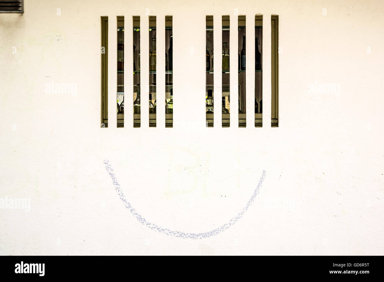 Cute urban smiley on a wall in Winterthur, Switzerland Stock Photo - Alamy