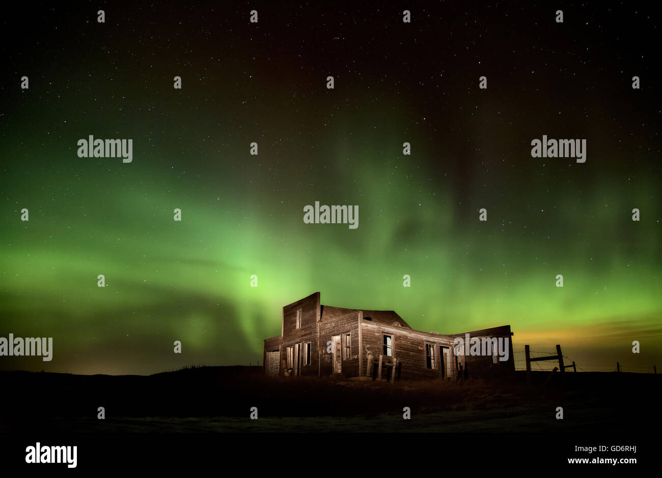 Star trails northern lights hi-res stock photography and images - Alamy