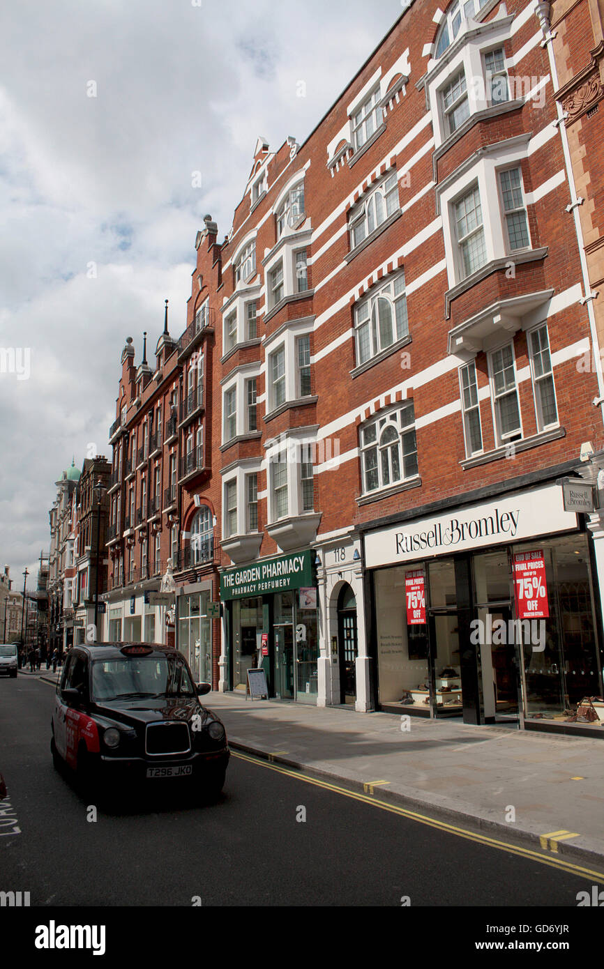 Typical high street london hi-res stock photography and images - Alamy