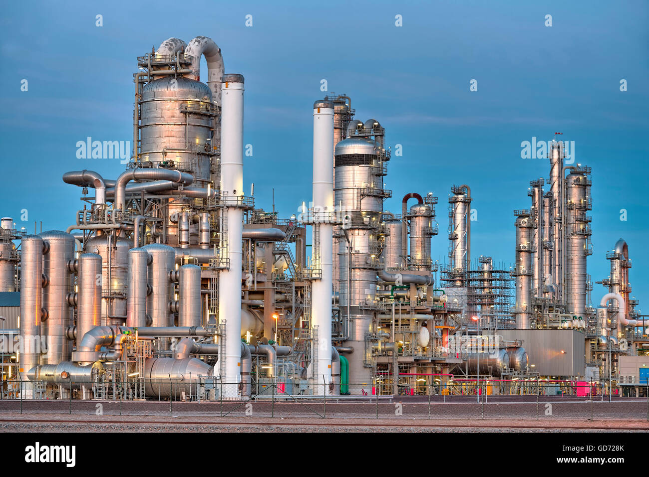 Industrial chemical plant hi-res stock photography and images - Alamy