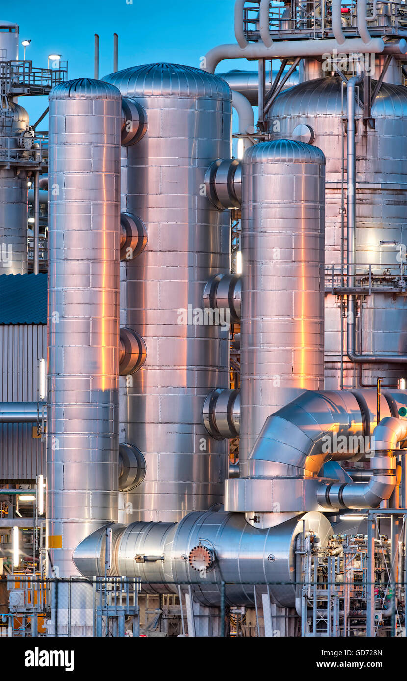 Industrial silos chemical plant factory hi-res stock photography and ...