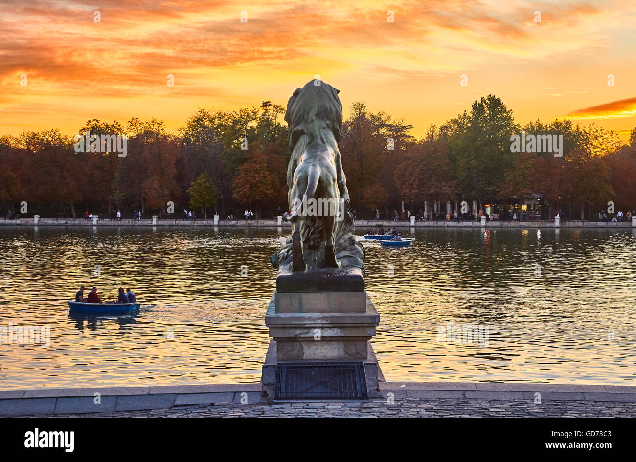 The Retiro pond, a large artificial lake, seen from the Monument to ...