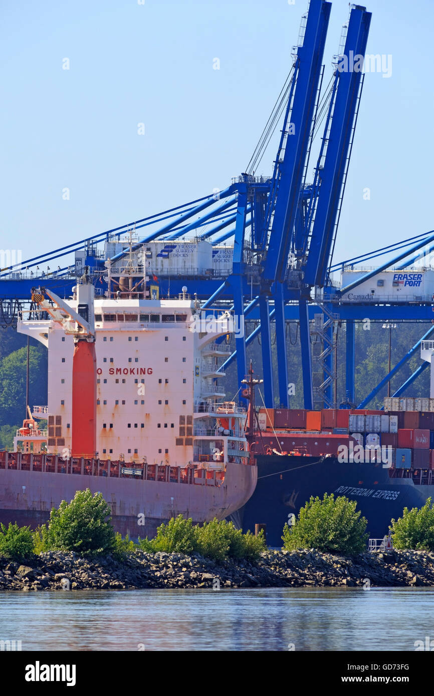 Port terminal cranes ships hi-res stock photography and images - Alamy