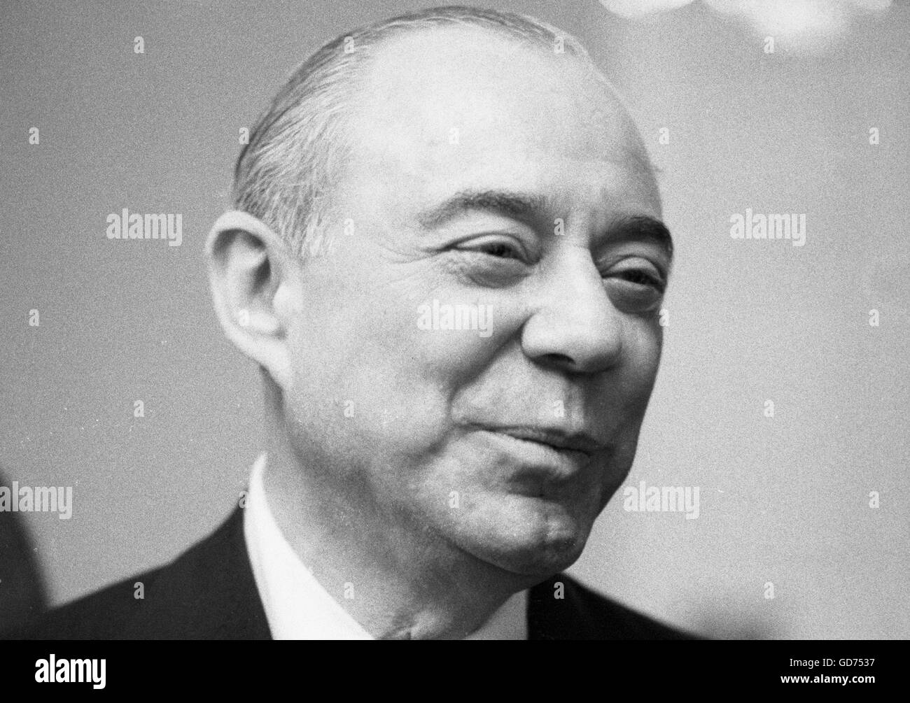 Richard Rodgers, composer, at a cocktail party in New York City Stock ...