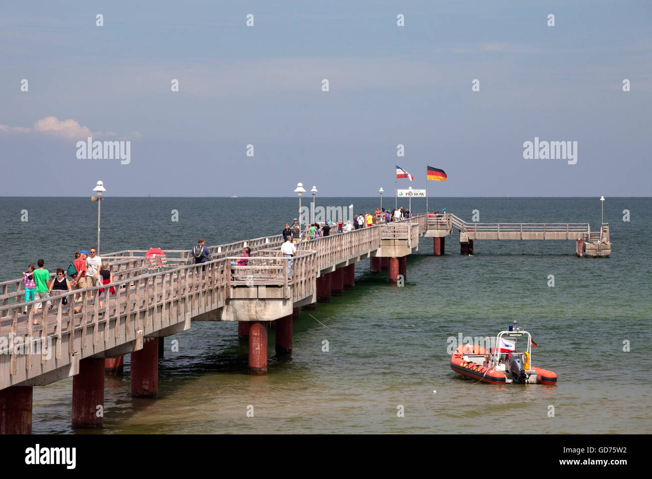 Pier in the Prerow Baltic resort, Fischland-Darss-Zingst peninsula ...