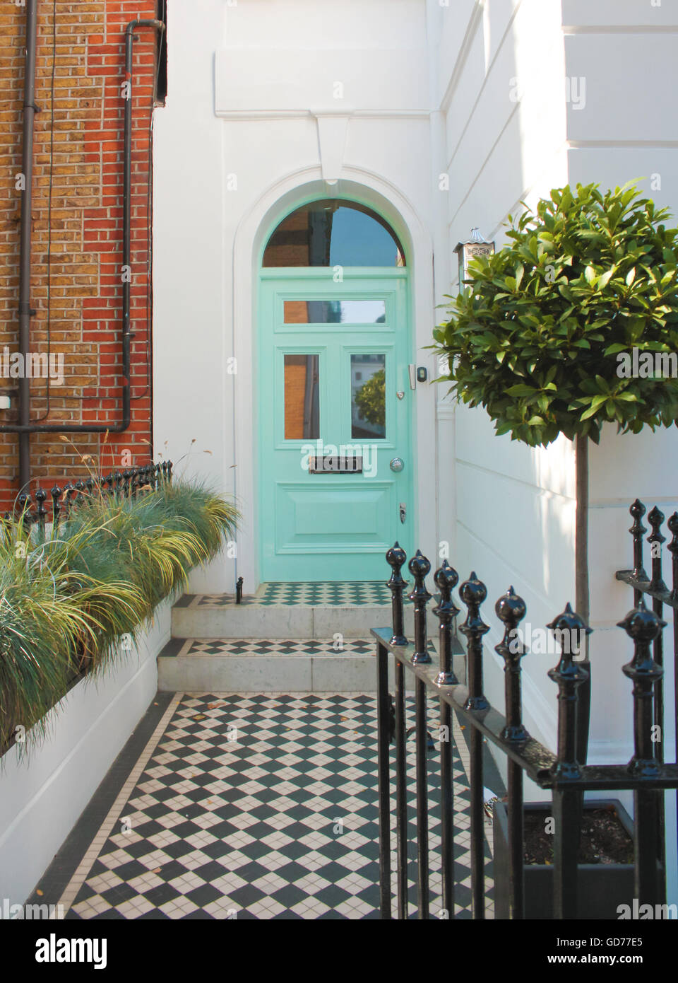 British style door from outside Stock Photo - Alamy