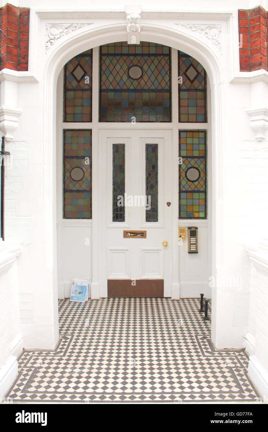 Old english style architecture hi-res stock photography and images - Alamy