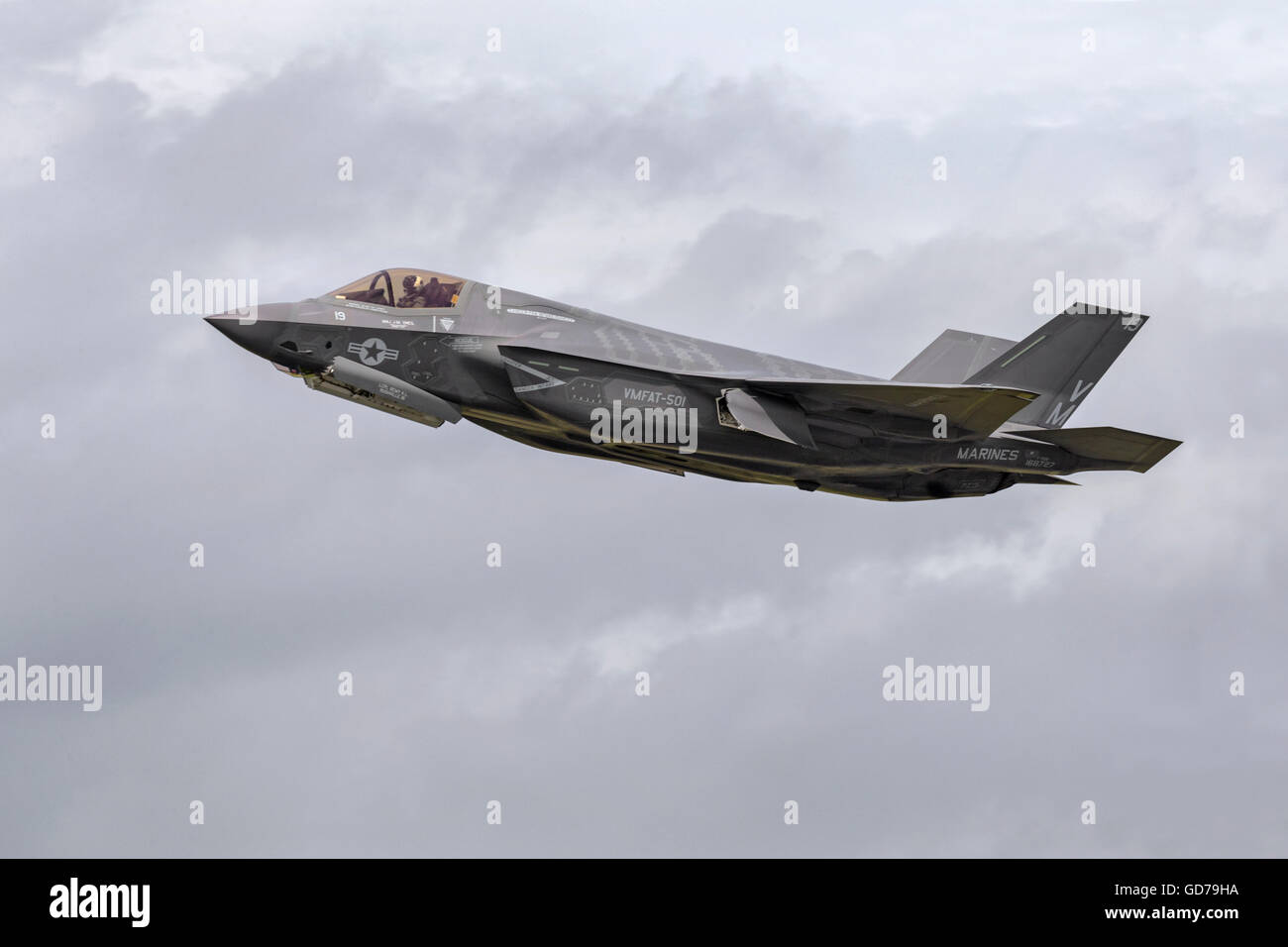 F35b lightning 2 hi-res stock photography and images - Alamy