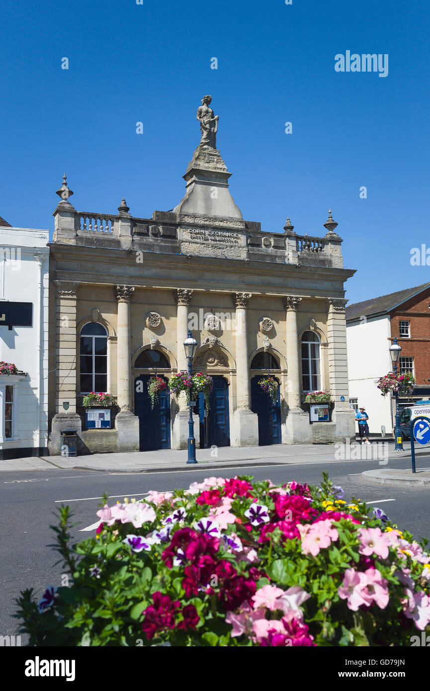 Town centre devizes hi-res stock photography and images - Alamy