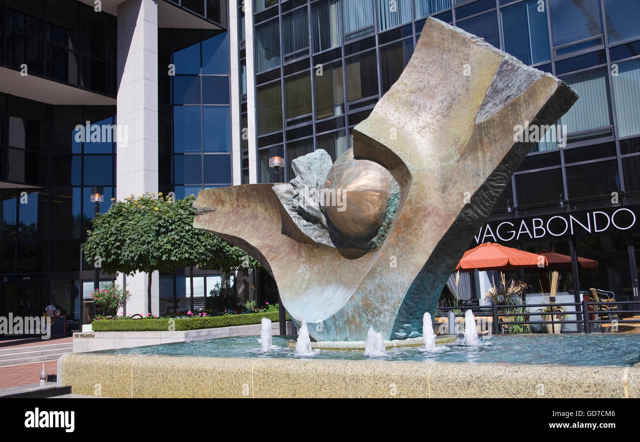 Toronto sculpture U.V. CETI Andrew Posa sculptor to Edward Isaac ...