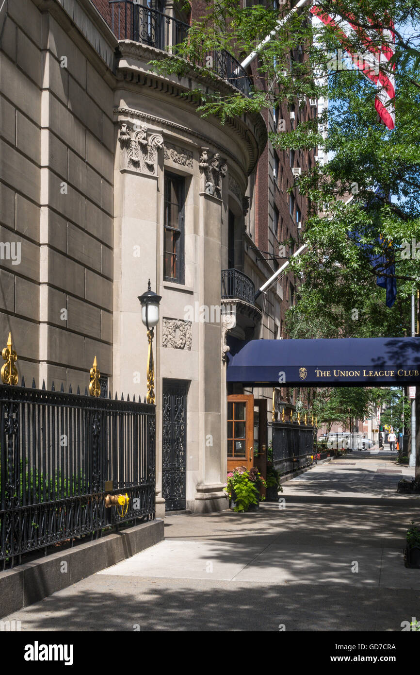 Cosmopolitan club nyc hi-res stock photography and images - Alamy