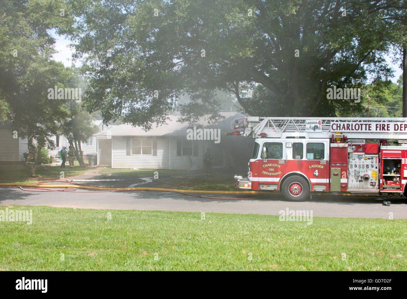 Fire engine responding hi-res stock photography and images - Alamy