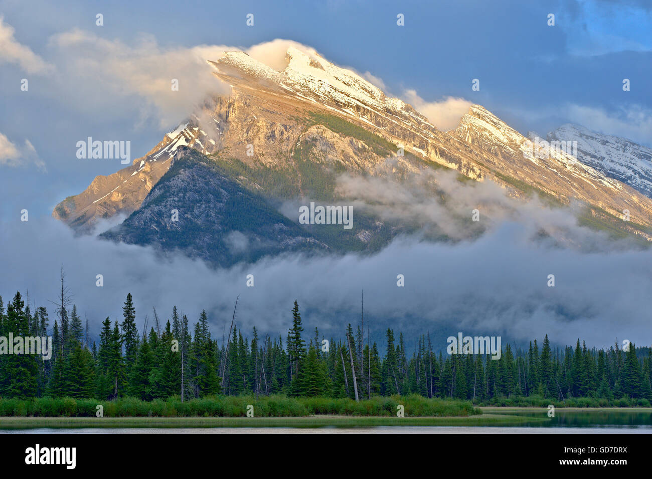 Mt rundle banff national park hi-res stock photography and images - Alamy
