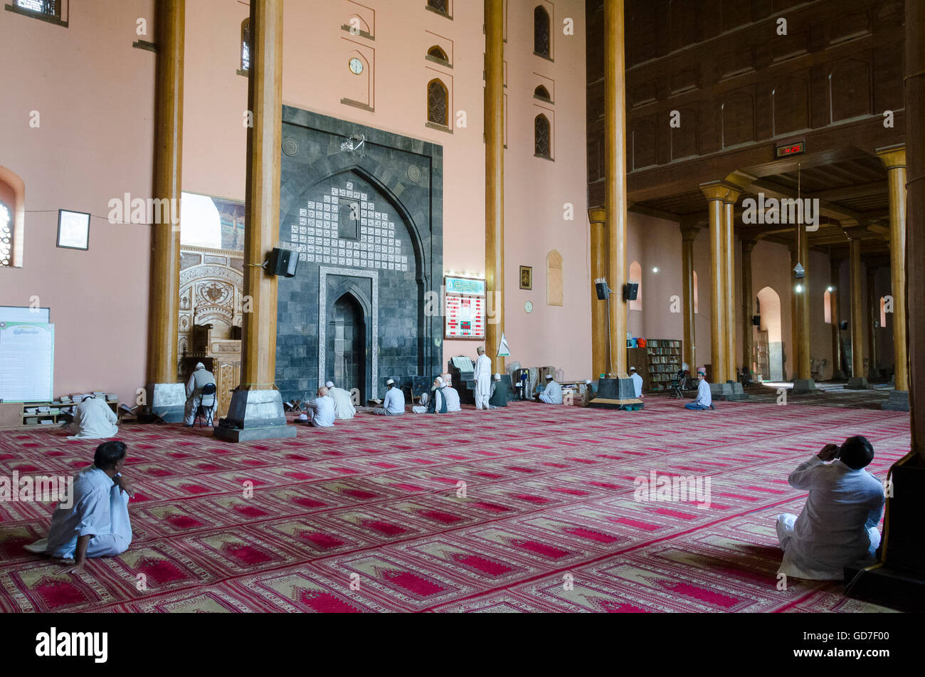 Jamia Masjid Mosque, Srinagar, Jammu and Kashmir, India Stock Photo - Alamy