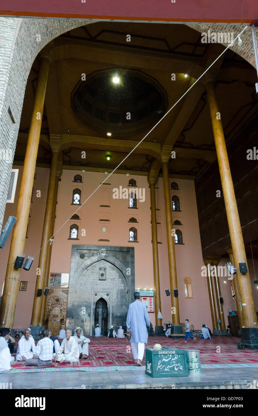 Jamia Masjid Mosque, Srinagar, Jammu and Kashmir, India Stock Photo - Alamy