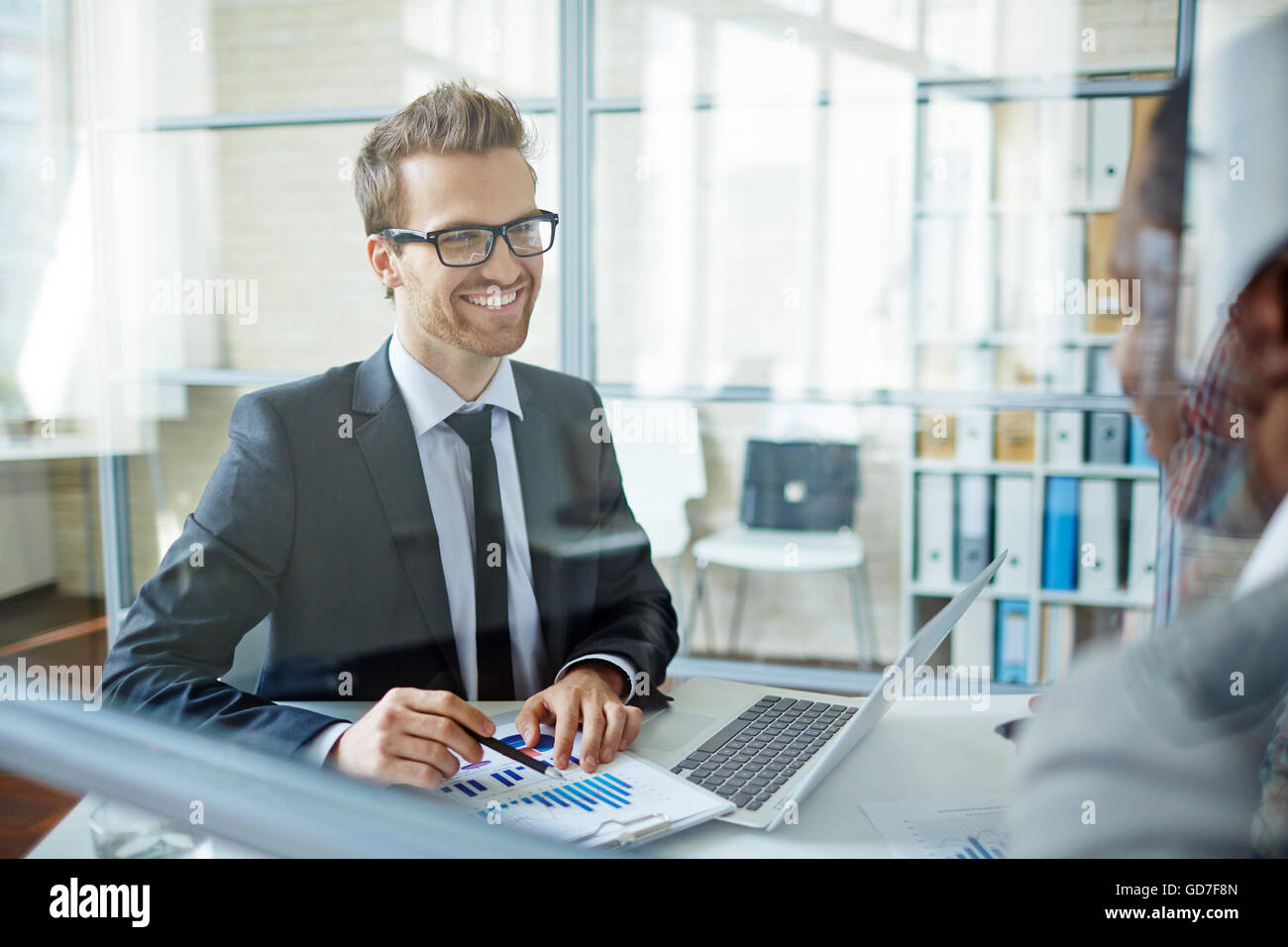 Happy hiring hi-res stock photography and images - Alamy