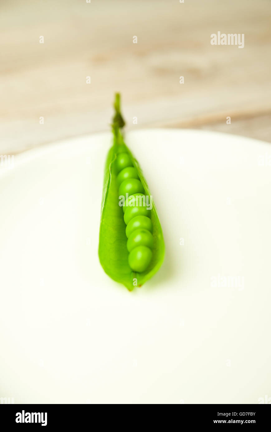 Pea pod hi-res stock photography and images - Alamy