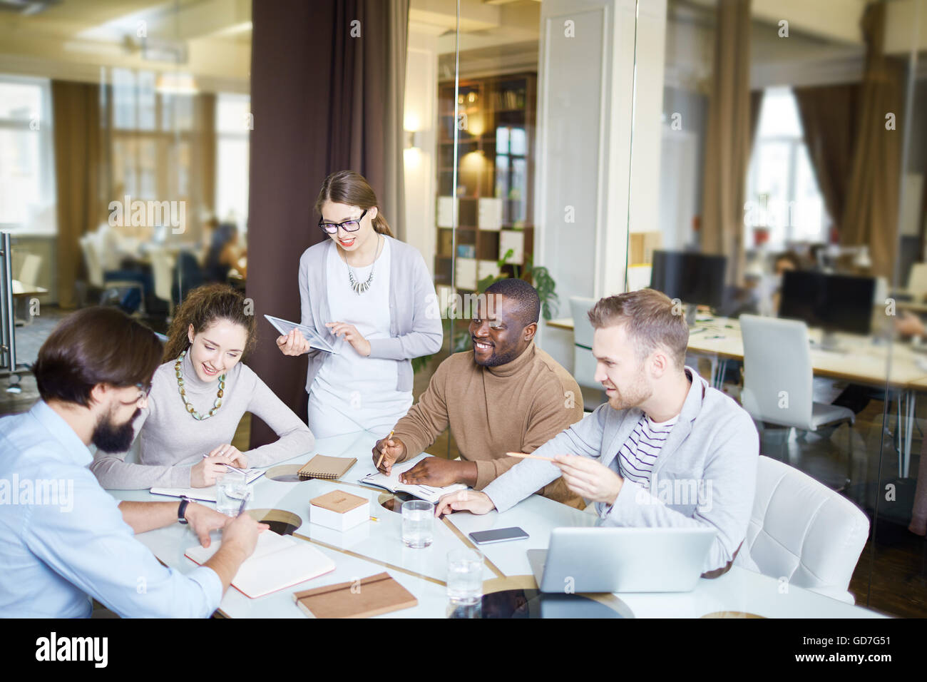 Briefing of managers Stock Photo - Alamy