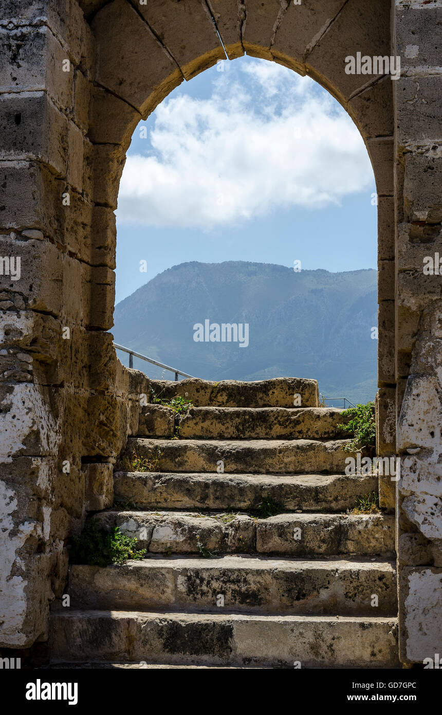 Old castle steps stairs staircase hi-res stock photography and images ...