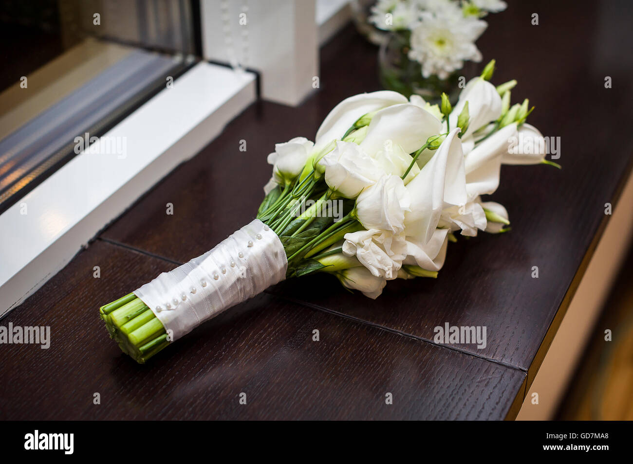 bridal bouquet of white callas Stock Photo - Alamy