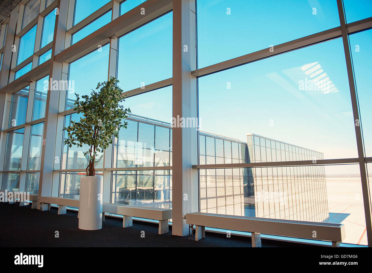 Windows inside floor hi-res stock photography and images - Alamy