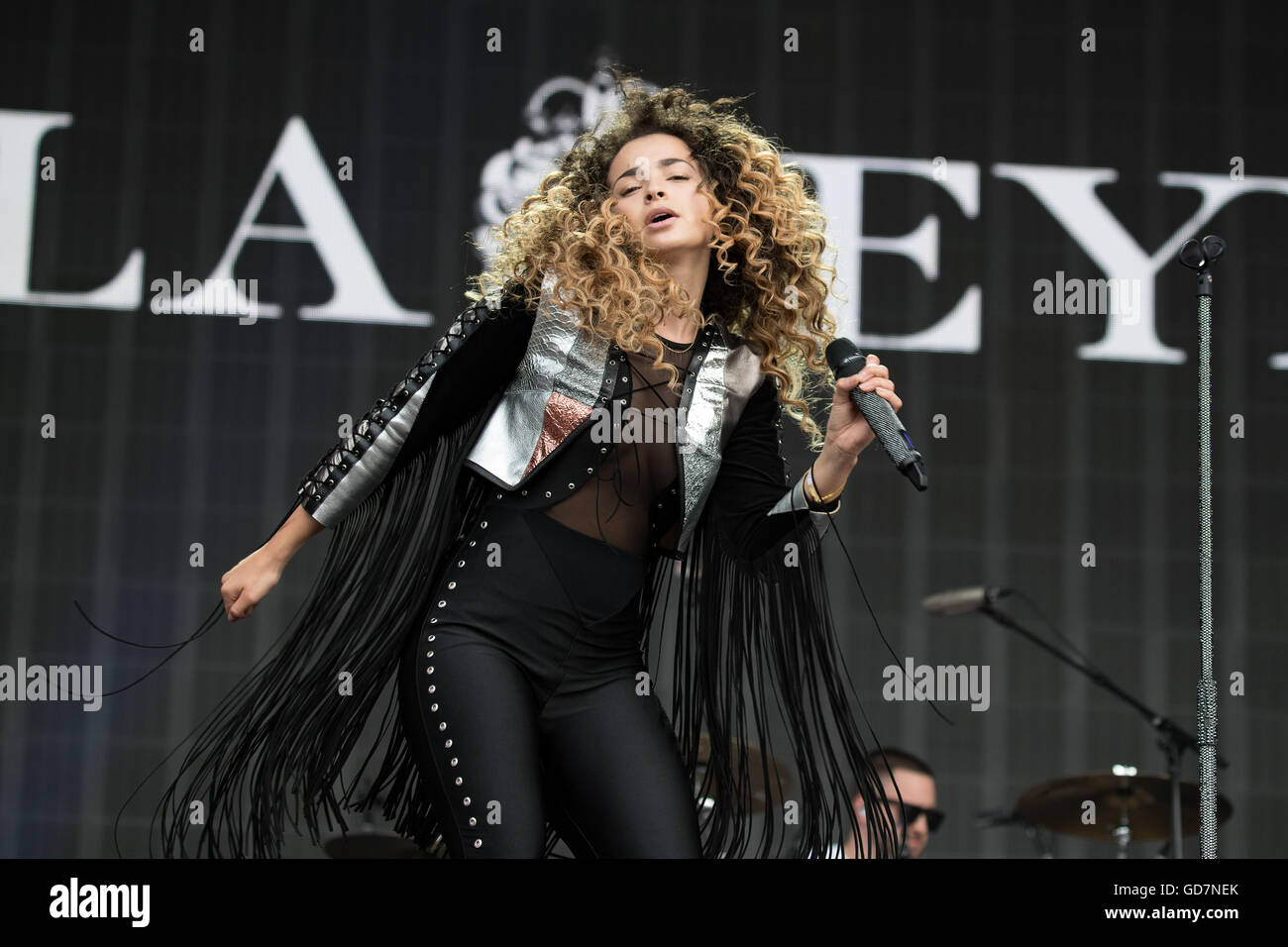Revealing Catsuit Hi Res Stock Photography And Images Alamy