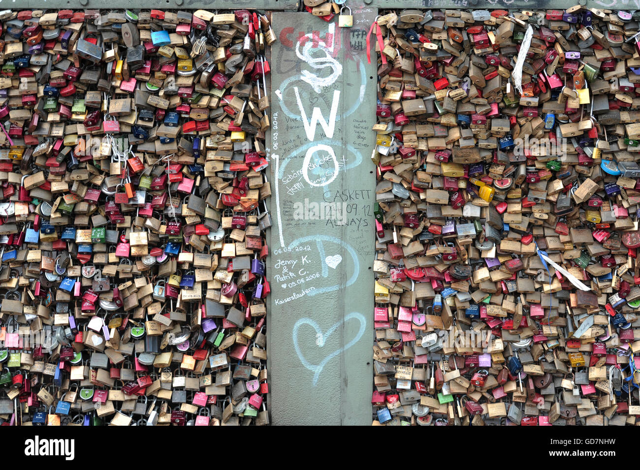 Cologne bridge locks hi-res stock photography and images - Alamy