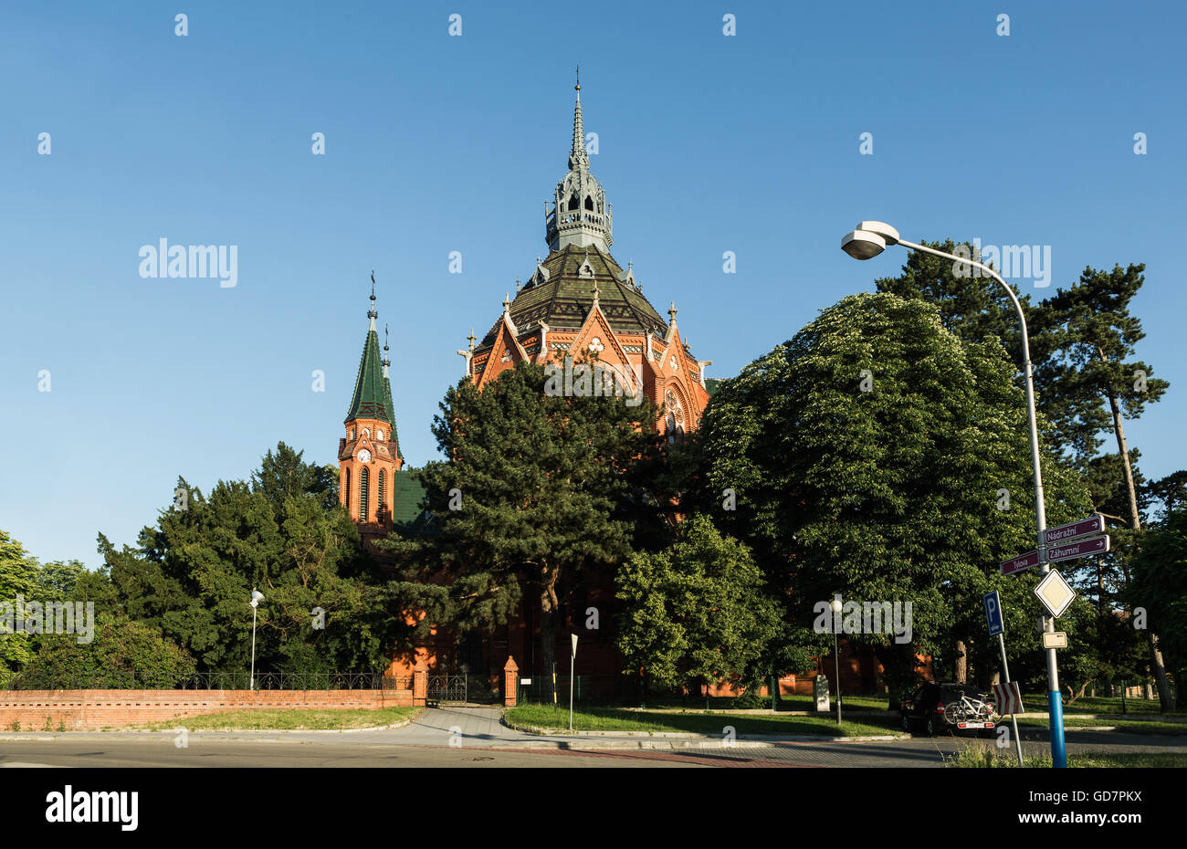 Saint merry church hi-res stock photography and images - Alamy