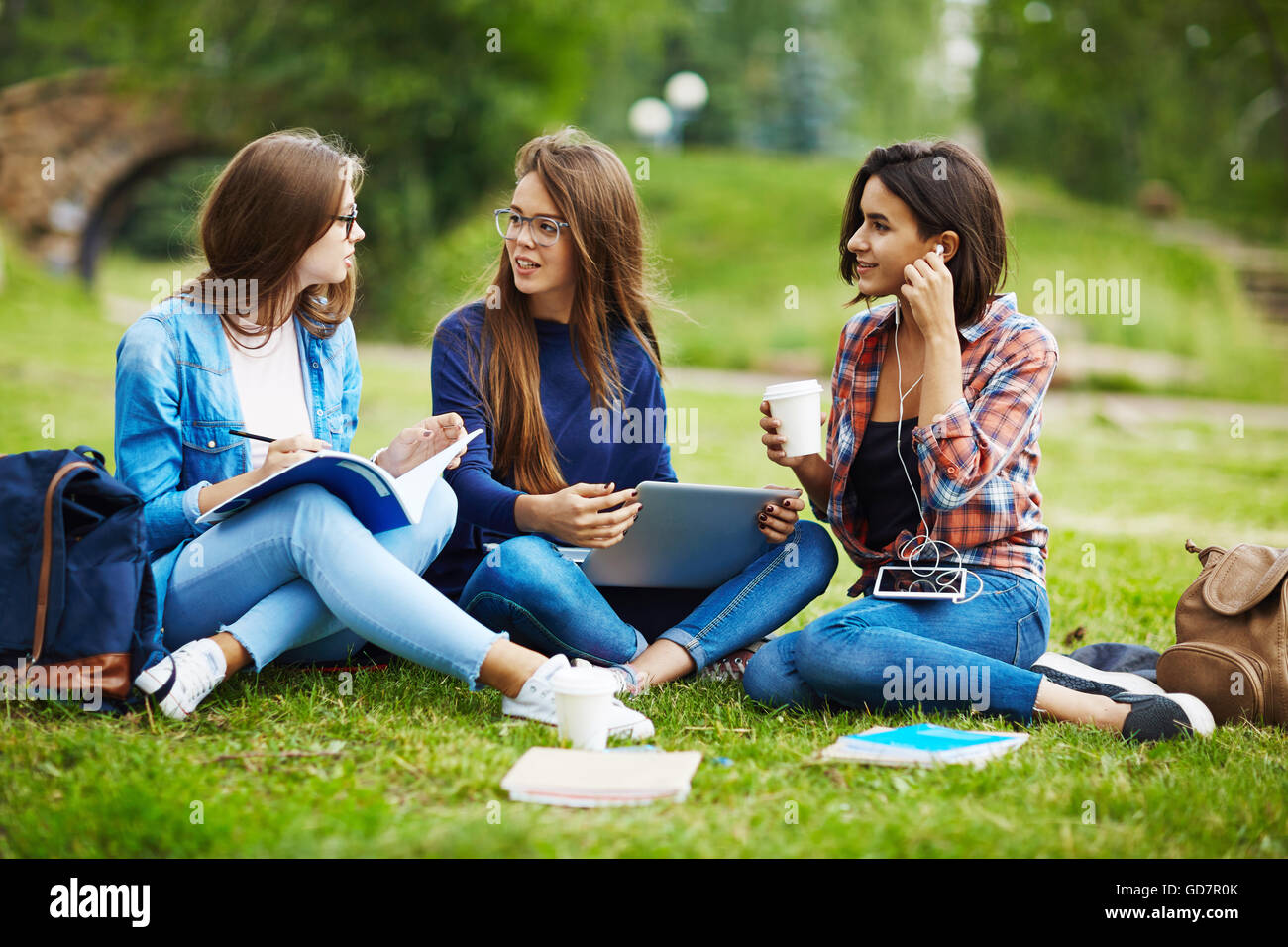 Adult students talking hi-res stock photography and images - Alamy