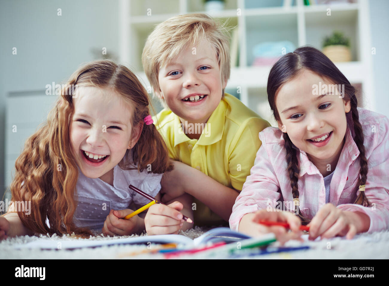 Smiling kindergarten children people hi-res stock photography and ...