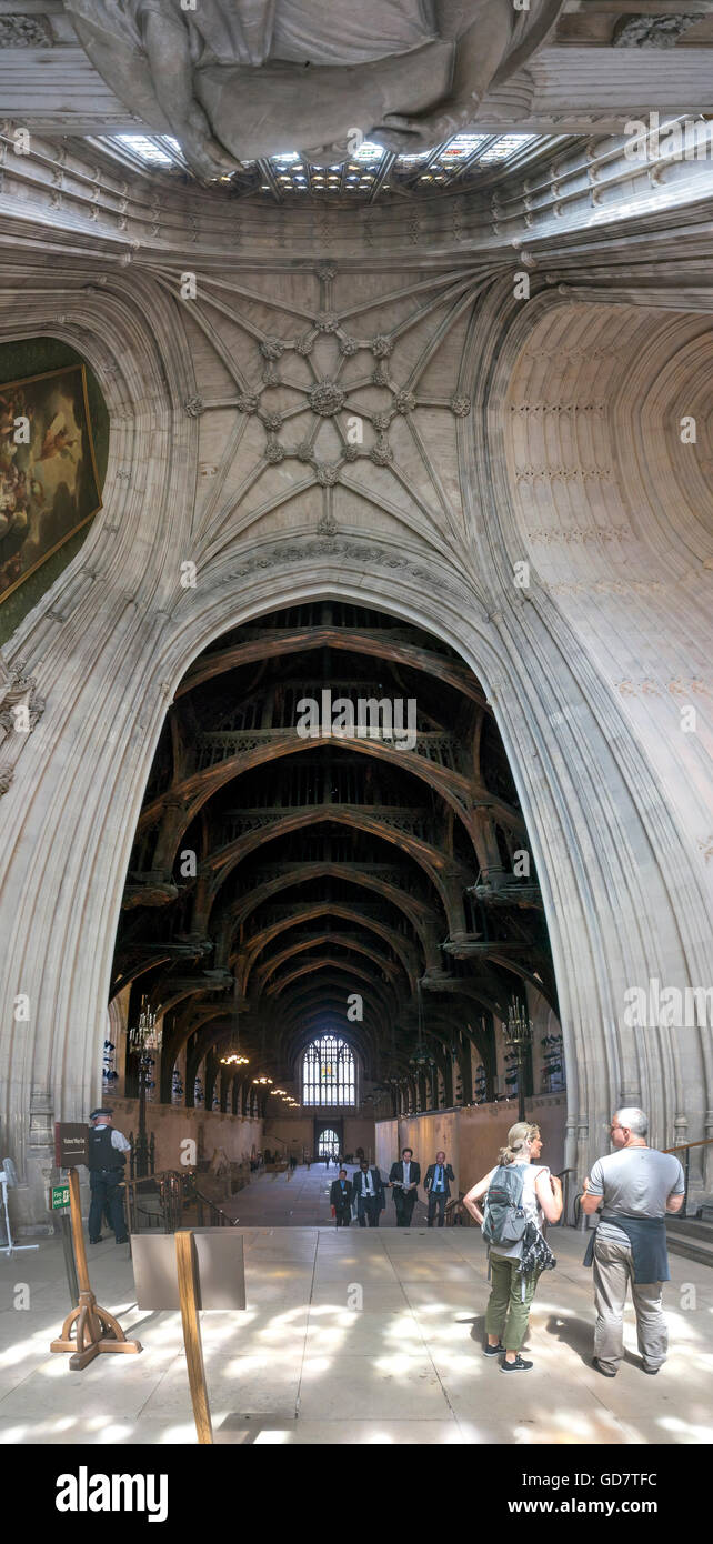 Westminster hall hammerbeam roof hi-res stock photography and images ...