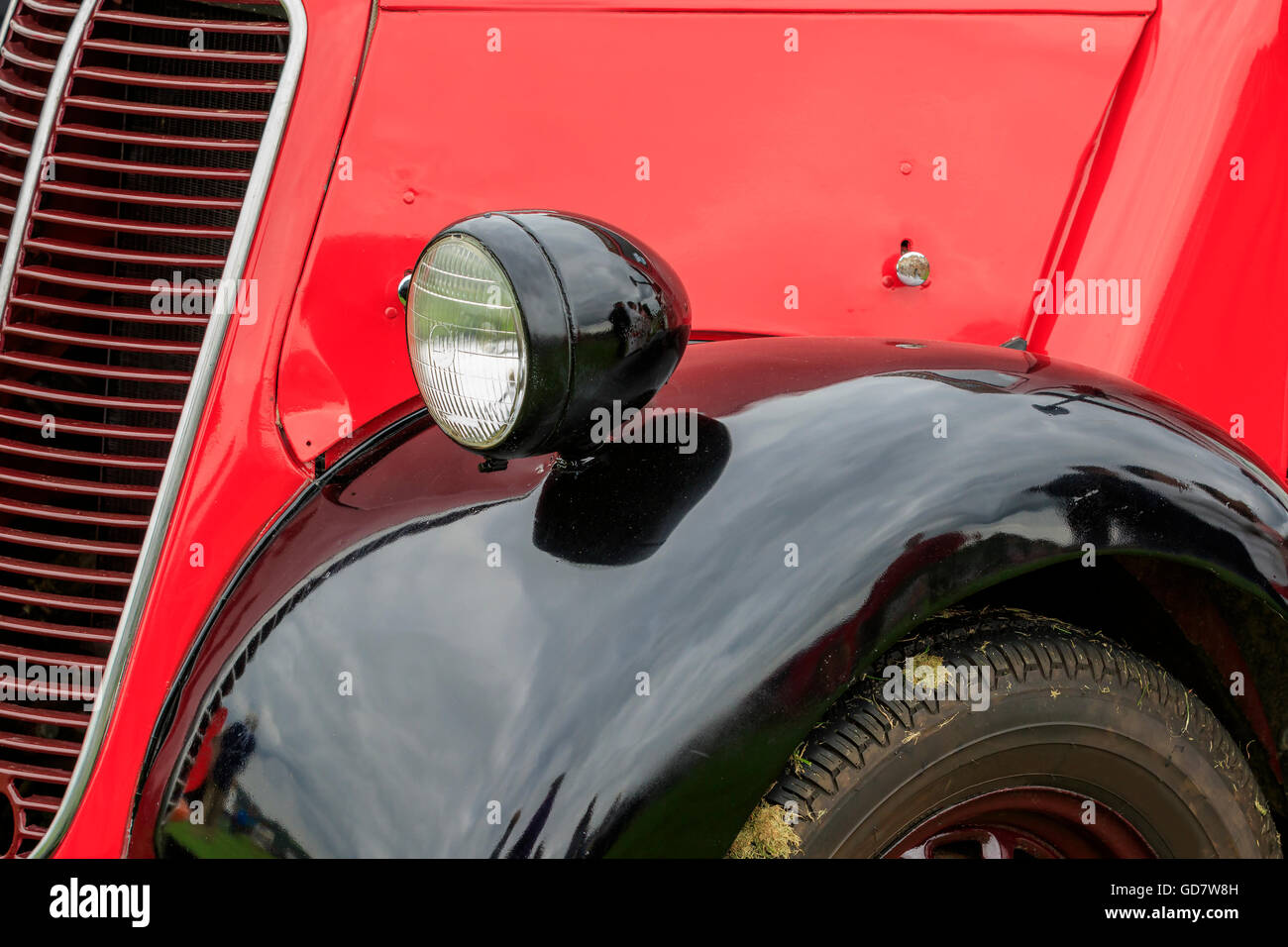 Car headlight line hi-res stock photography and images - Alamy