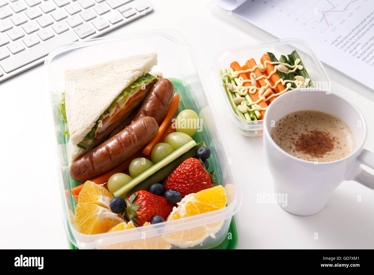 Sandwich and fruit drink hi-res stock photography and images - Alamy