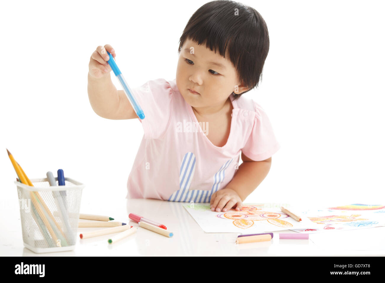 The little girl is drawing Stock Photo - Alamy