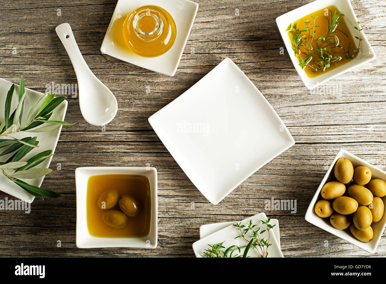 Dripping fresh rosemary oil bottle hi-res stock photography and images ...