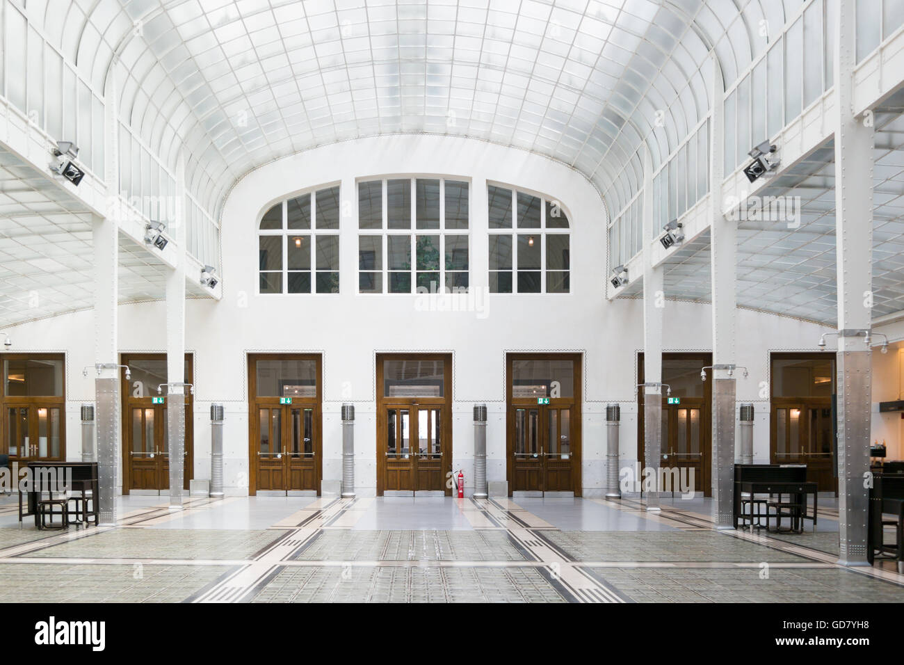 Austria bank hi-res stock photography and images - Alamy