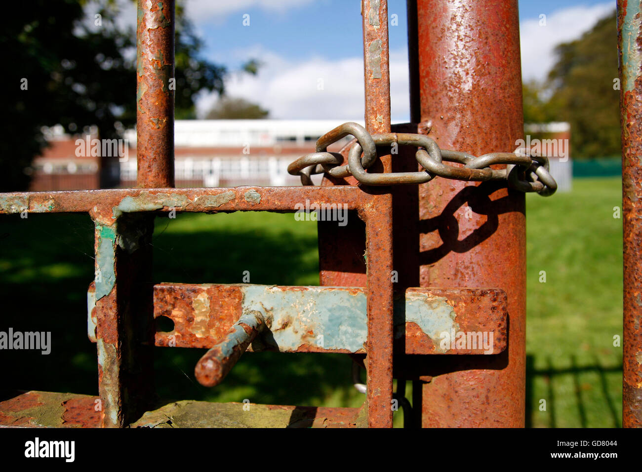 School gate hi-res stock photography and images - Alamy
