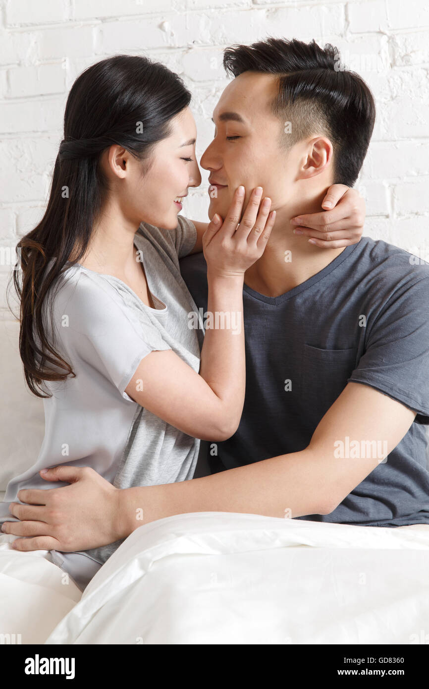 Romantic lovers hi-res stock photography and images - Alamy