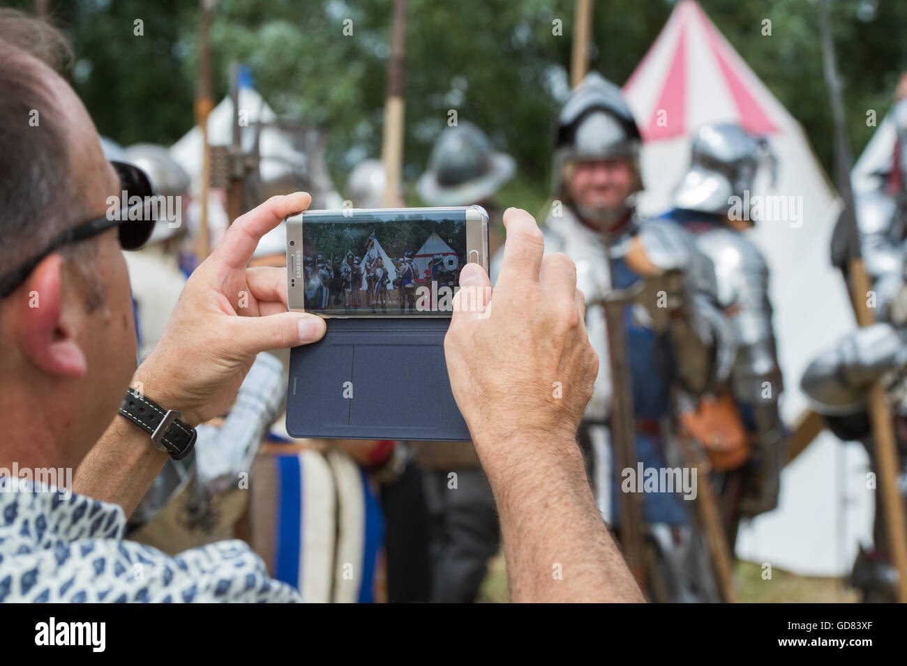 Smart phone society hi-res stock photography and images - Alamy