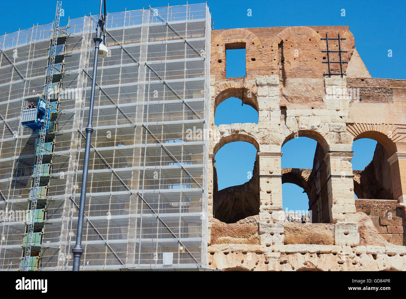 Colosseum scaffolding hi-res stock photography and images - Alamy