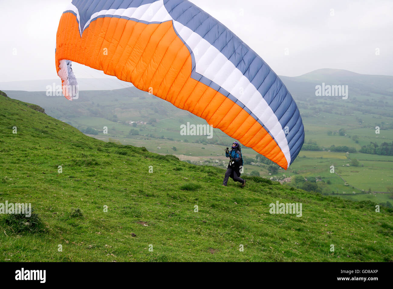 Glider take off hi-res stock photography and images - Alamy