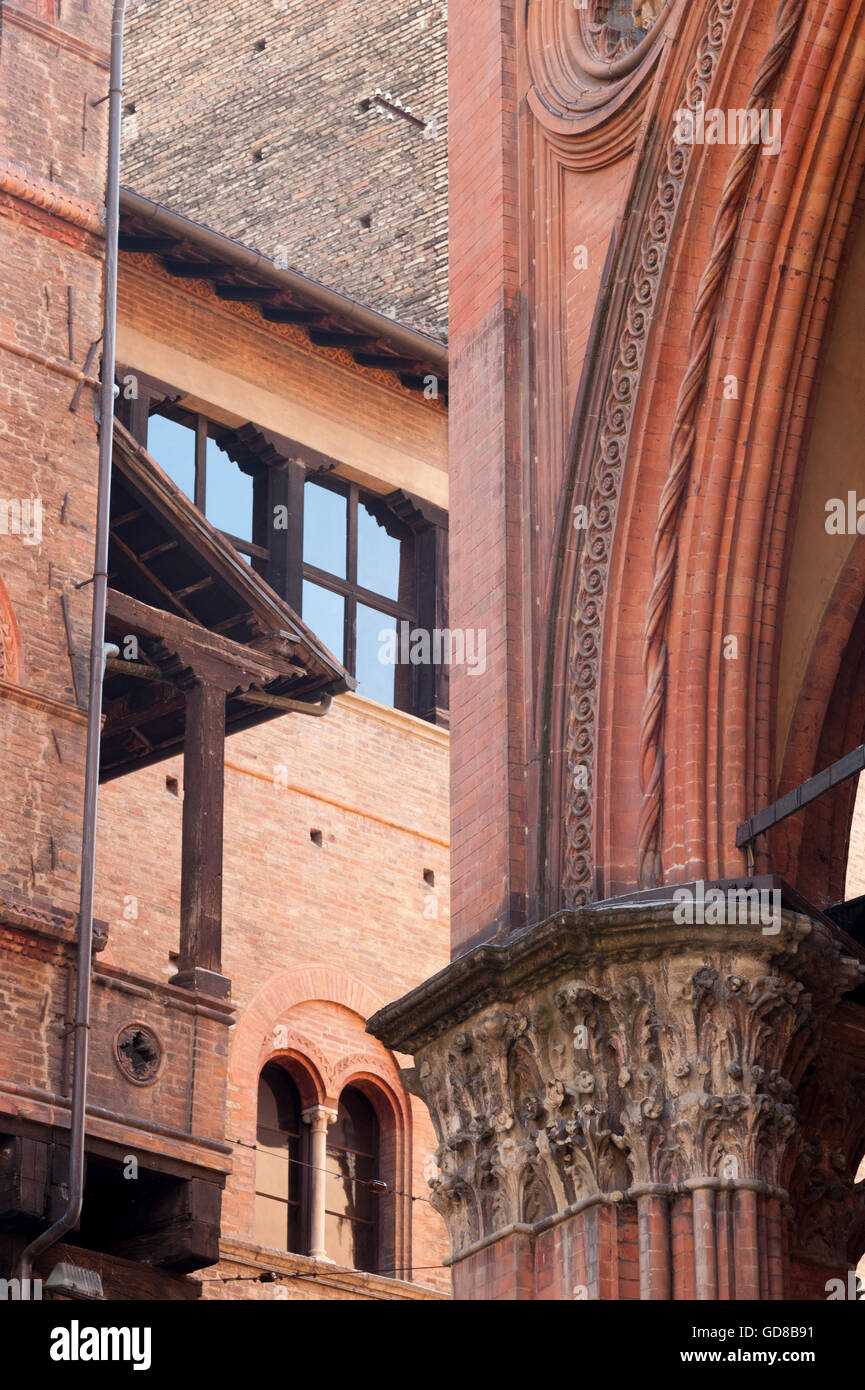 Arches and buildings all made of bricks, 14th century, Bologna Stock ...