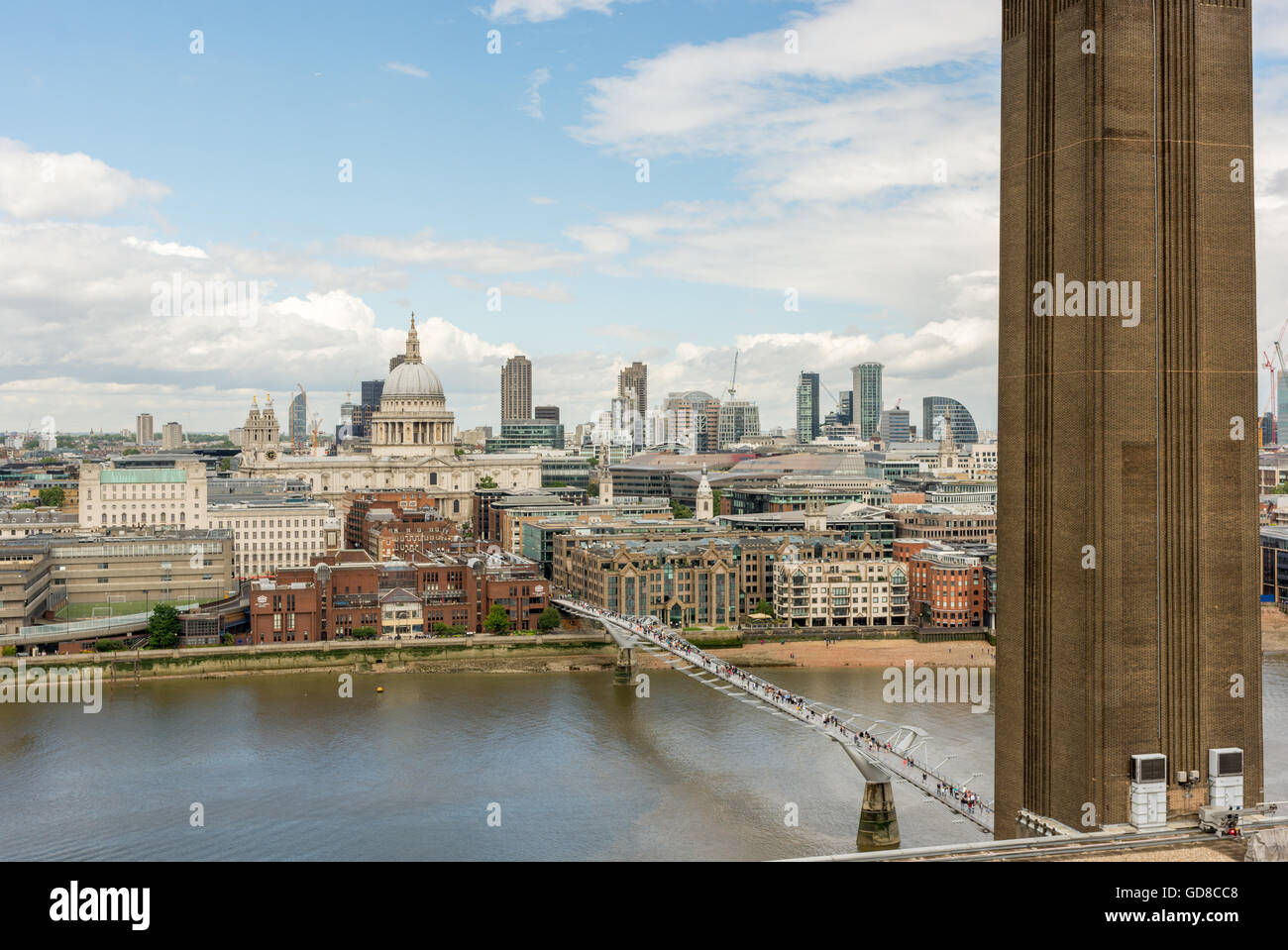 Tate modern chimney tower hi-res stock photography and images - Alamy