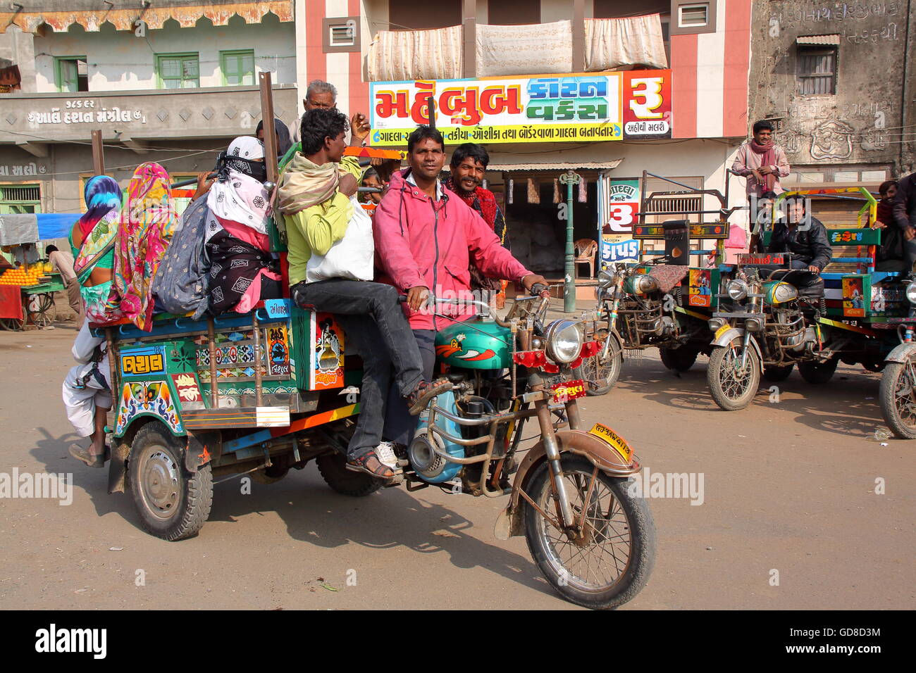 Chakda (Gujarati public transport) in Gondal, Gujarat, India Stock ...