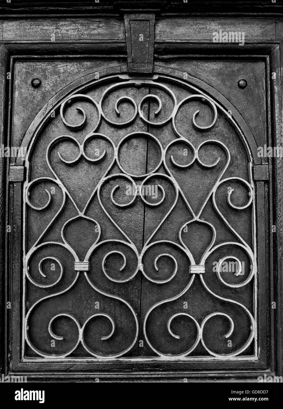 Metal grid window hi-res stock photography and images - Alamy