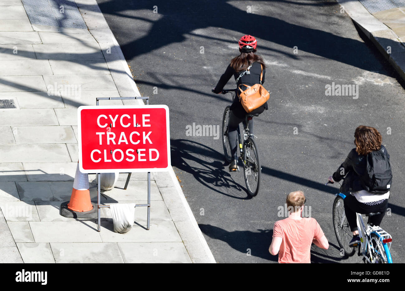 London, England, UK. Cycle Track Closed sign on the Victoria Embankment ...