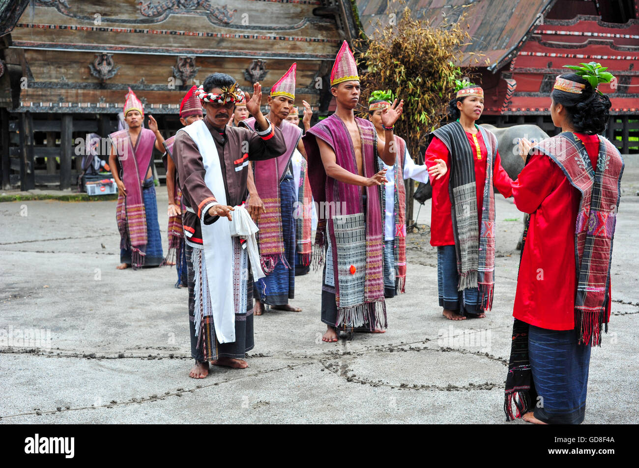 Lake toba batak dance hi-res stock photography and images - Alamy
