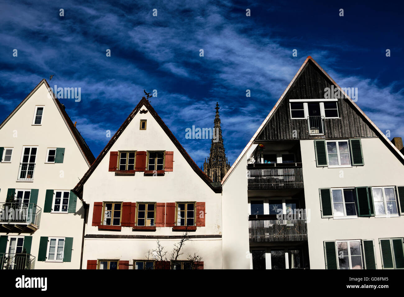 Housing architecture with the Ulm Cathedral, Ulm Baden-Wuerttemberg ...