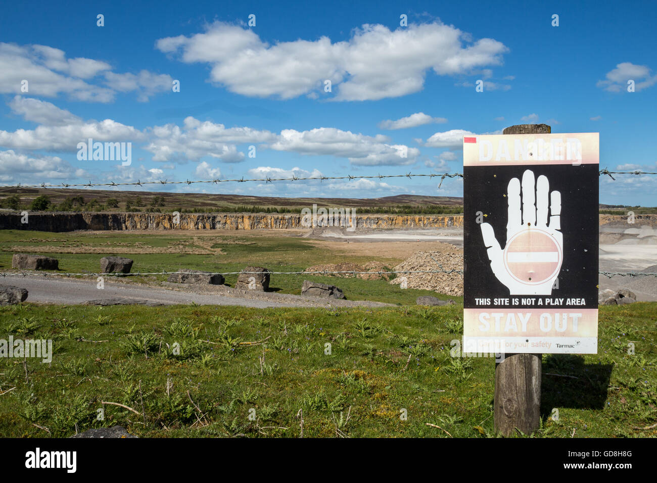 Danger quarry blasting sign hi-res stock photography and images - Alamy